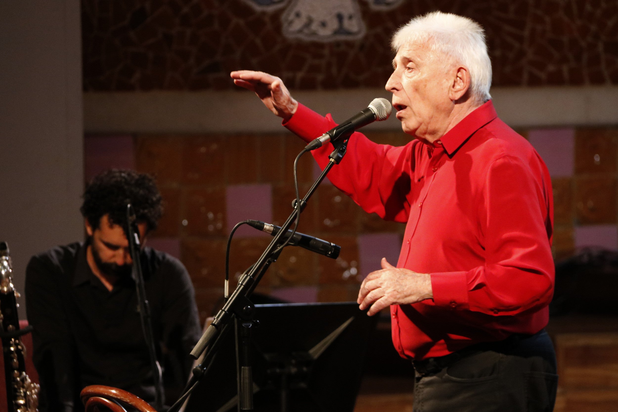 Raimon narra vivències i reflexions personals al llibre «Personal i ...